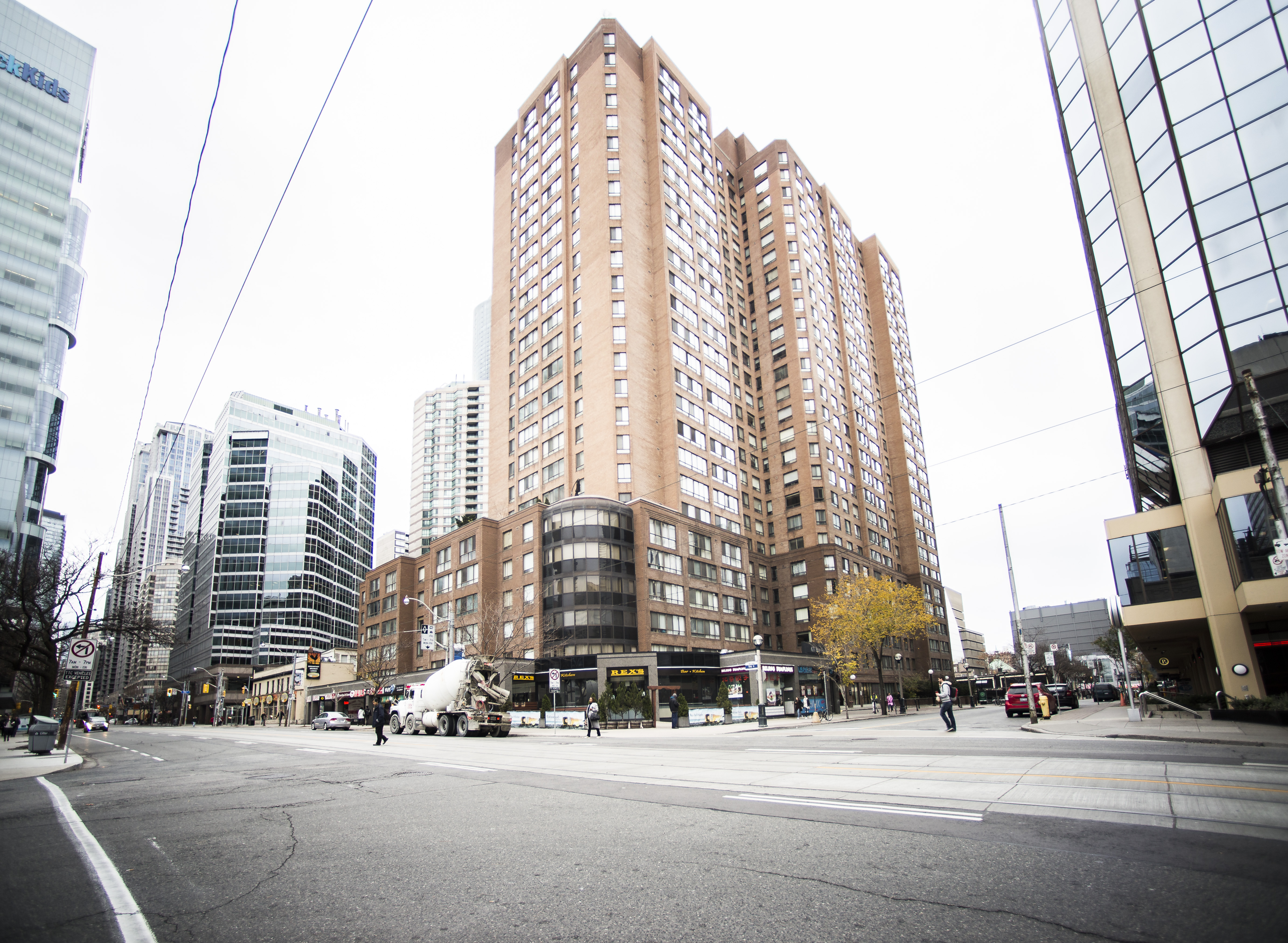 Horizon On Bay - 633 Bay St | 4 Condos For Sale & 4 For Rent