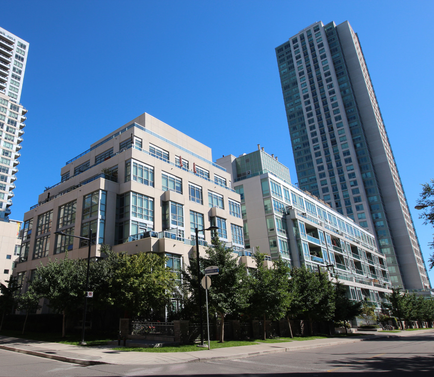 The Verve - 120 Homewood Ave | 6 Condos For Sale & 4 For Rent