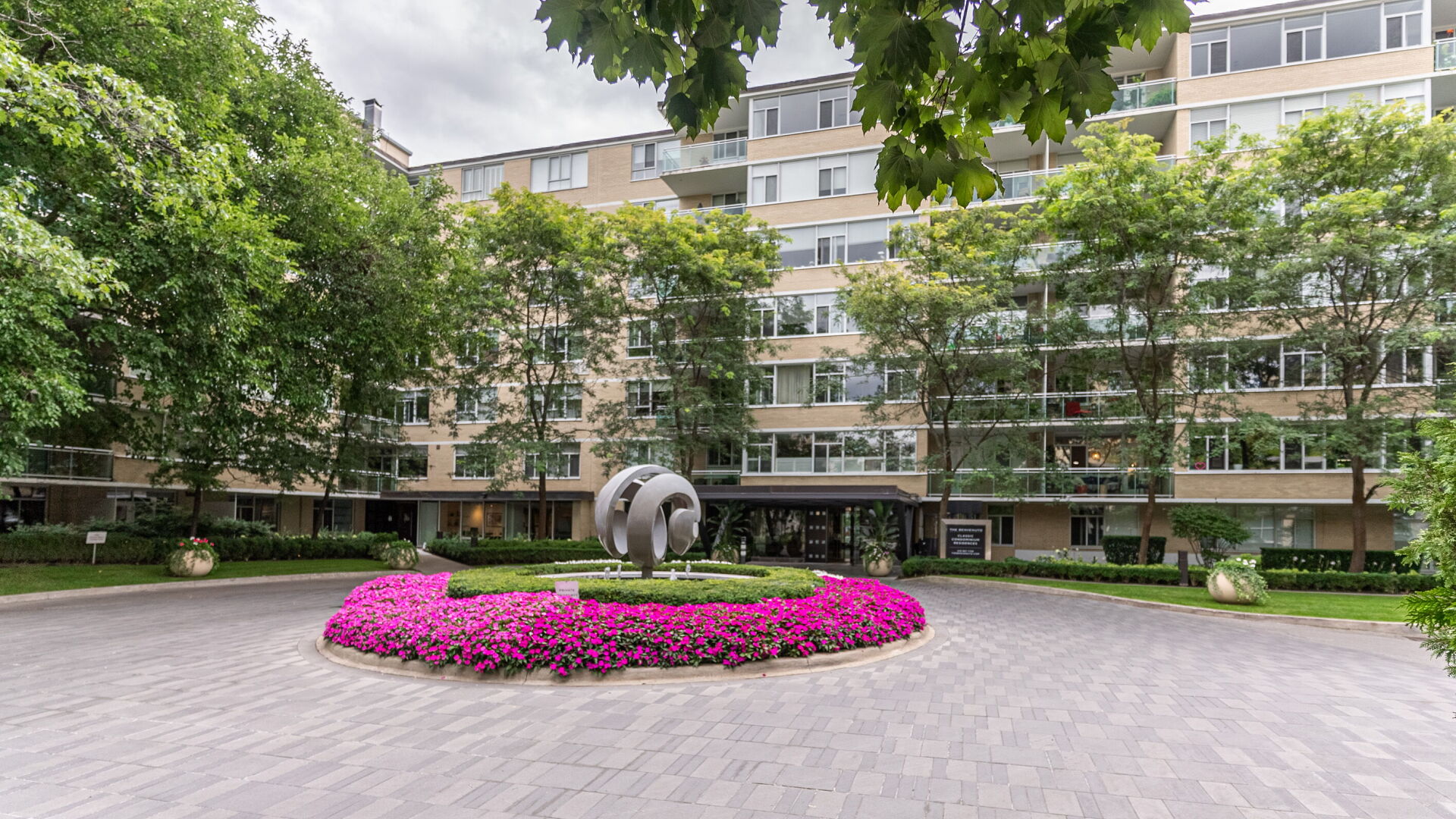 The Benvenuto - 1 Benvenuto Pl | 1 Condo For Sale