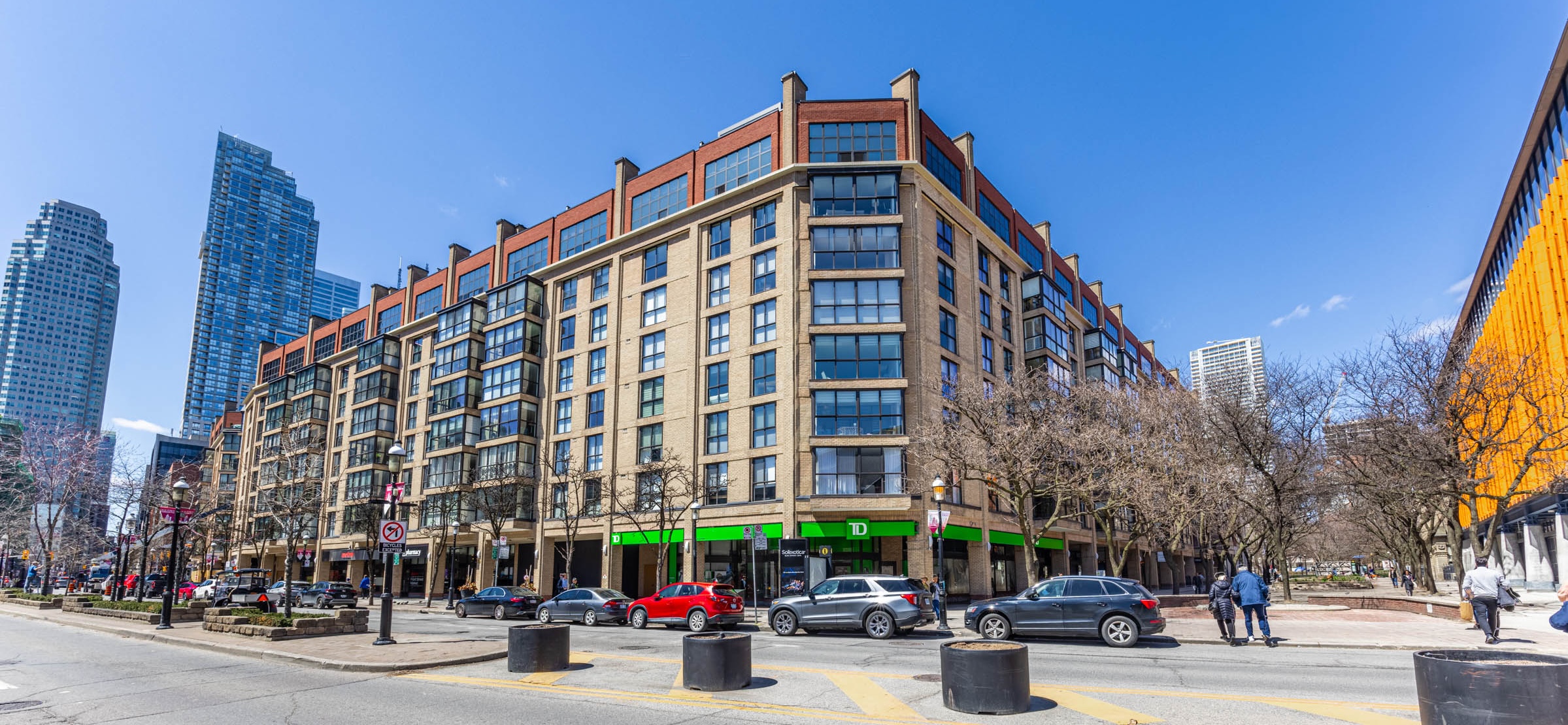Market Square Condos - 35 Church St & 80 Front St E | 3 Condos For Sale | Trevor Fontaine