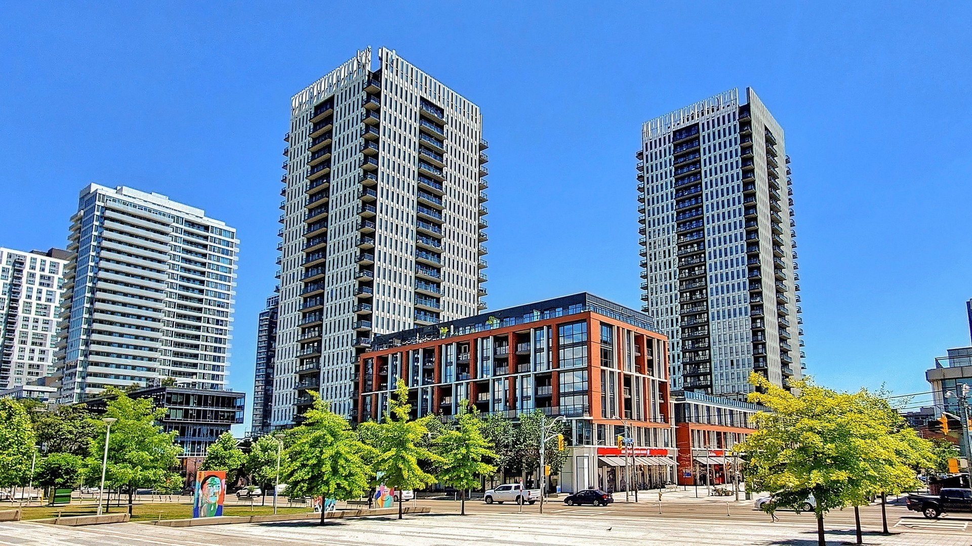 One Park Place Condos | 5 Condos For Sale & 3 For Rent