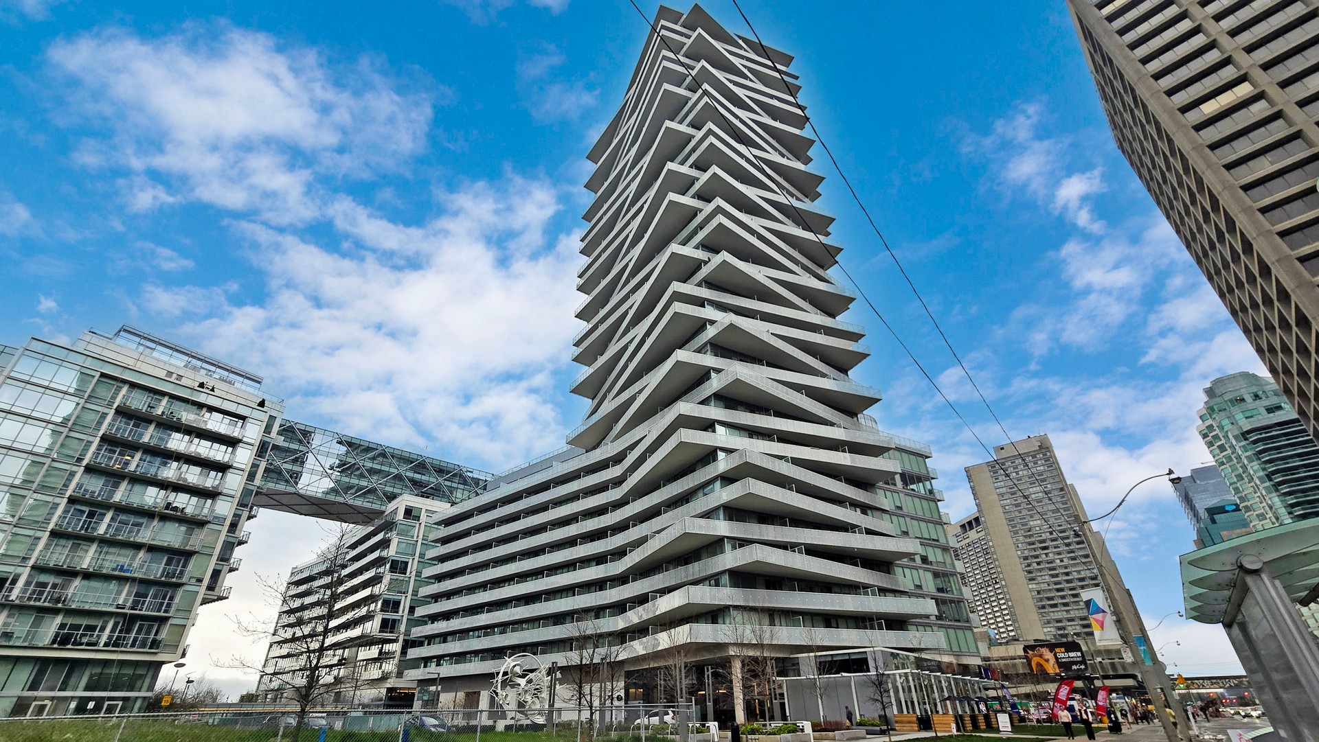 Pier 27 Tower | Expert Review & Active Listings | Trevor Fontaine