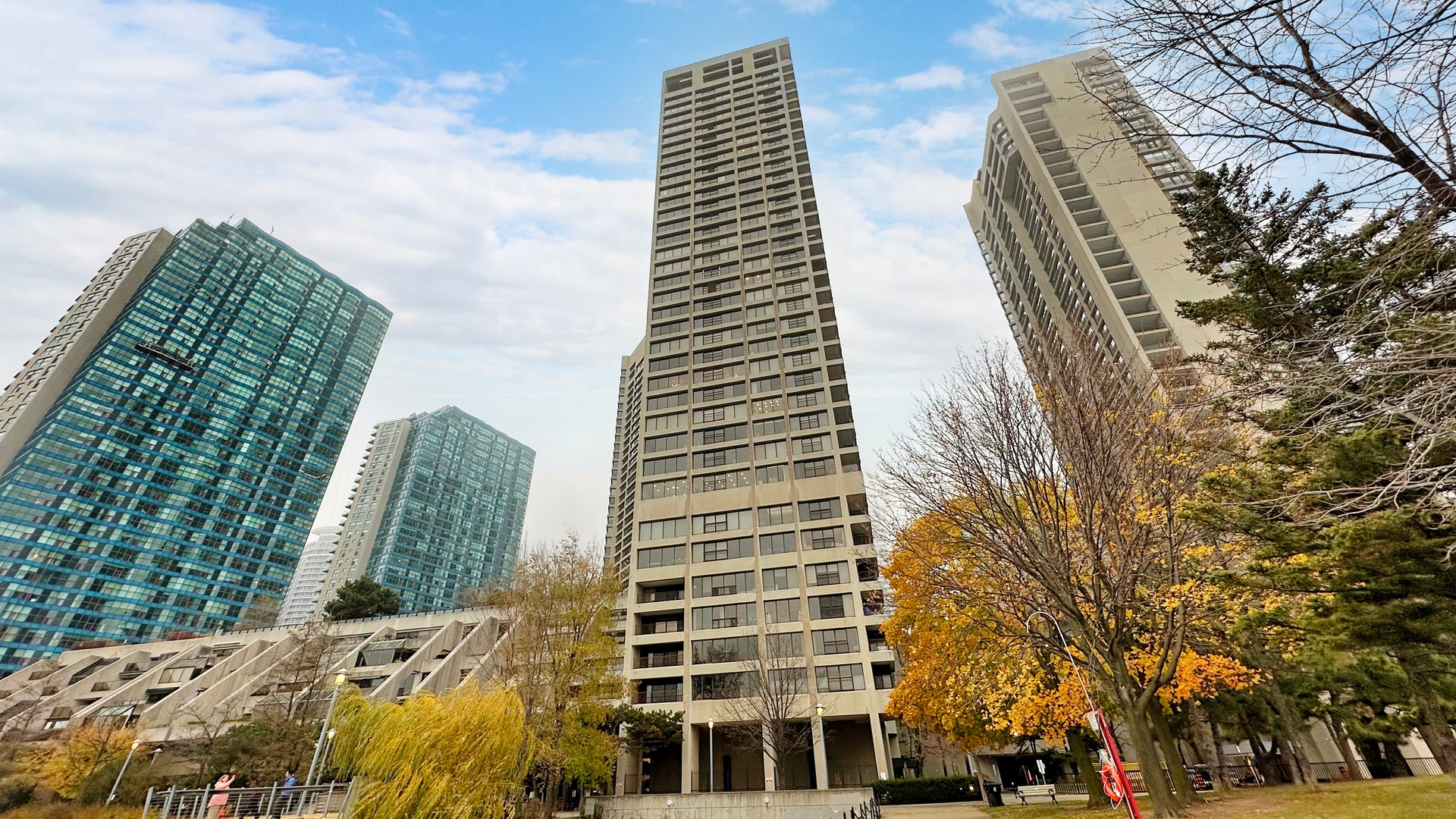 Harbourside Residences | 9 Condos For Sale & 3 For Rent