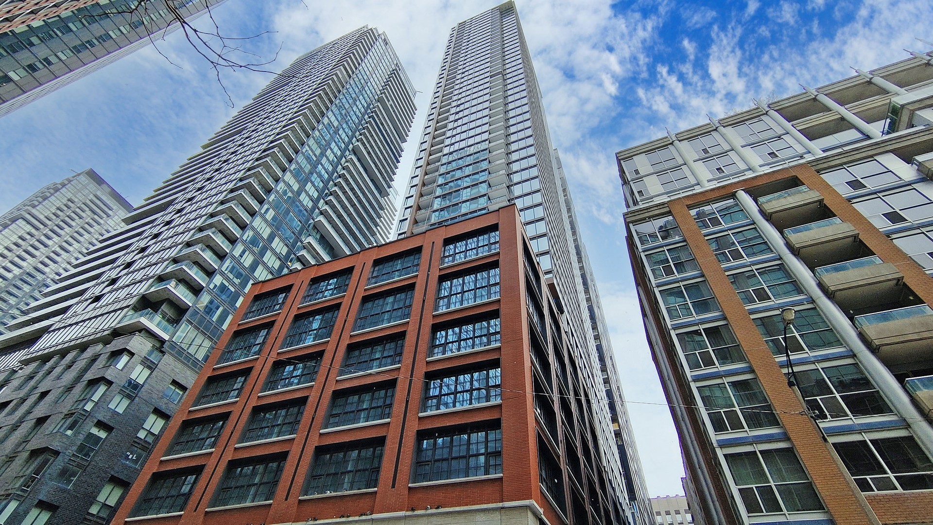 No. 55 Mercer Condos | Expert Review & Active Listings | Trevor Fontaine